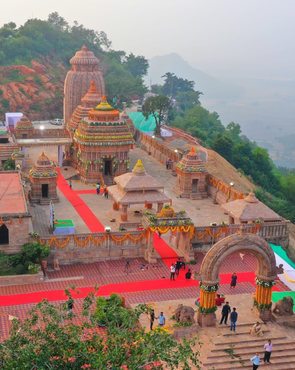 ଦୁଇ ଦଶନ୍ଧିରେ ମା’ ତାରାତାରିଣୀ ଶକ୍ତି ପୀଠର କ୍ରମବିକାଶ, ଭକ୍ତଙ୍କ ମେଳରେ ଆରମ୍ଭ ...